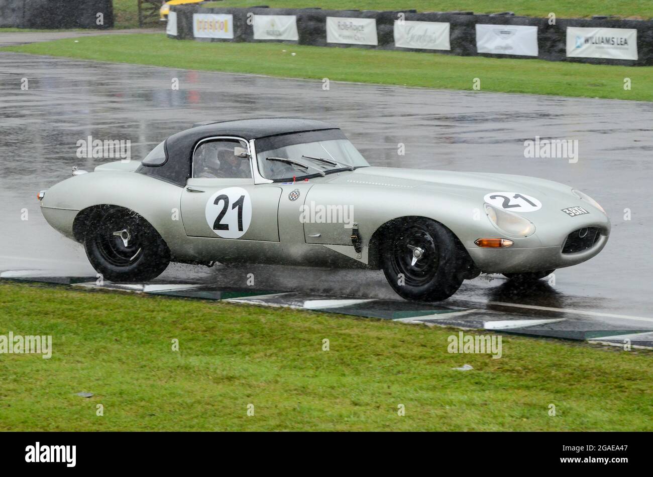 Jaguar e type racing car -Fotos und -Bildmaterial in hoher Auflösung ...