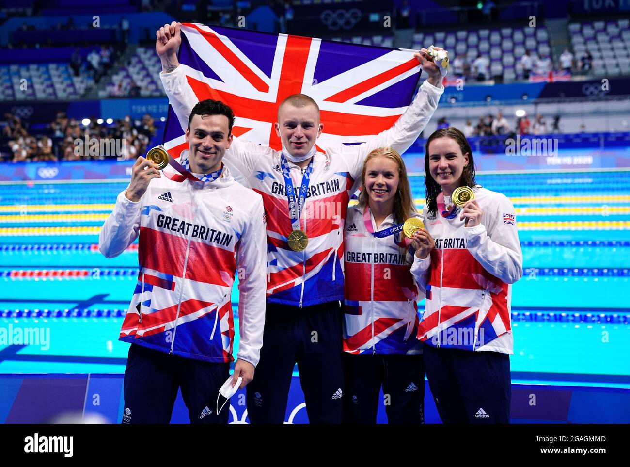 Die Briten Adam Peaty, James Guy, Anna Hopkin und Kathleen Dawson ...