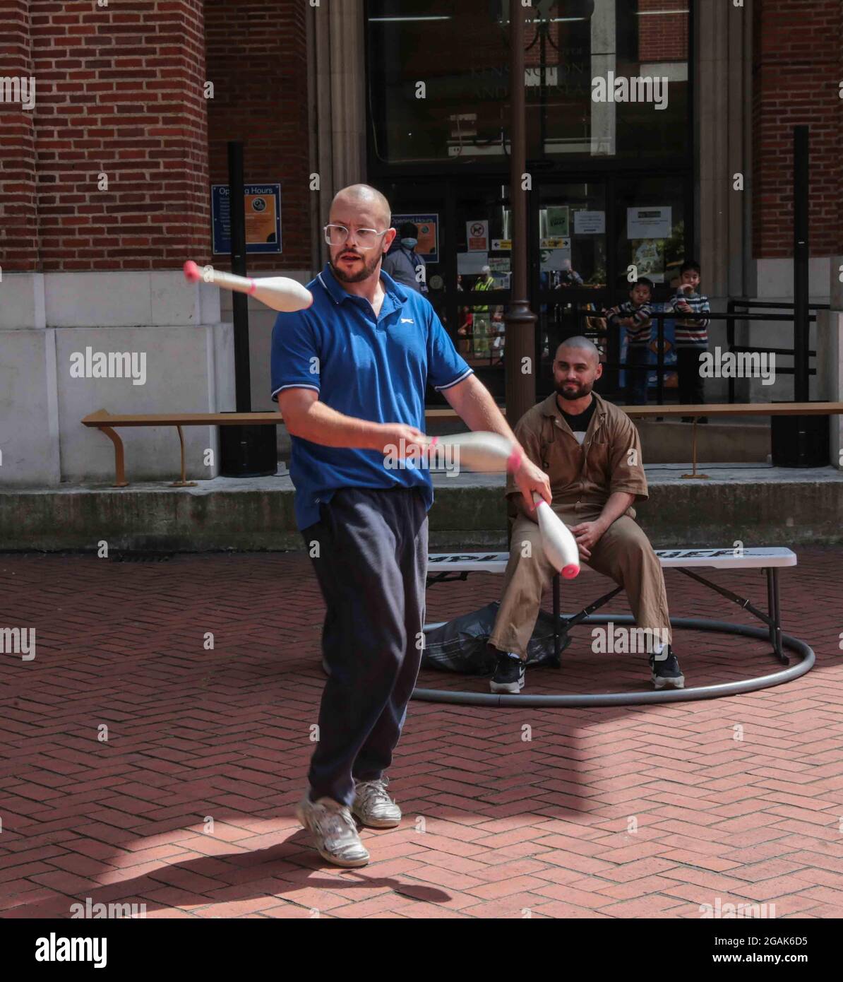 London UK 31 July 2021 im Rahmen des Kensington and Chelsea Festivals 2021 explosive Tricks und ...