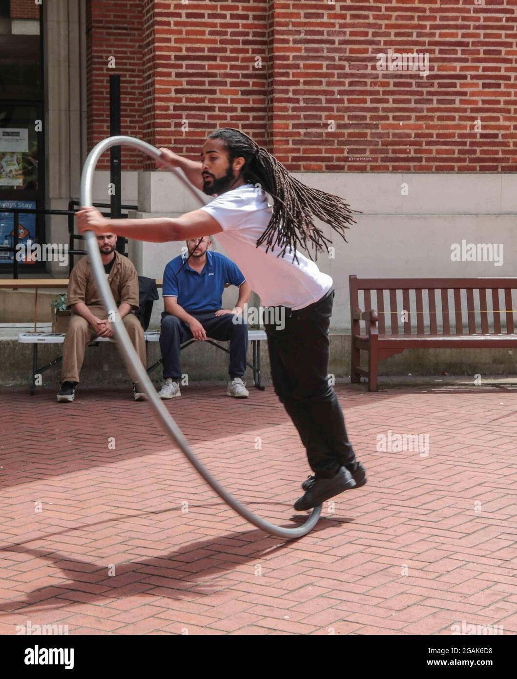 London UK 31 July 2021 im Rahmen des Kensington and Chelsea Festivals 2021 explosive Tricks und ...