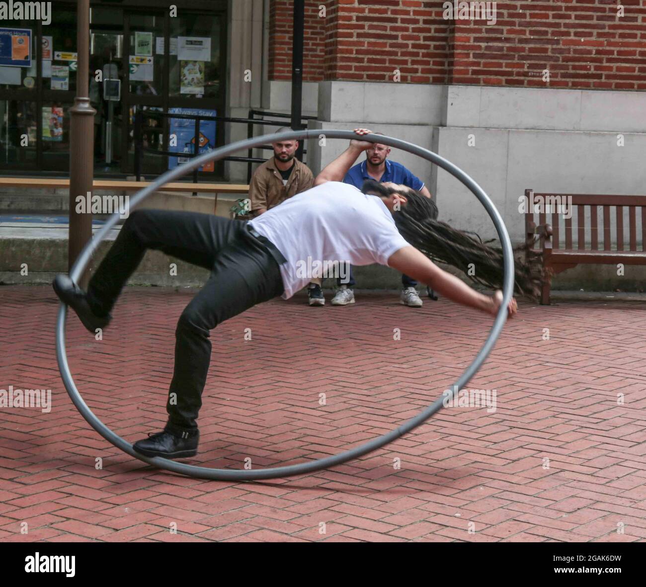 London UK 31 July 2021 im Rahmen des Kensington and Chelsea Festivals 2021 explosive Tricks und ...