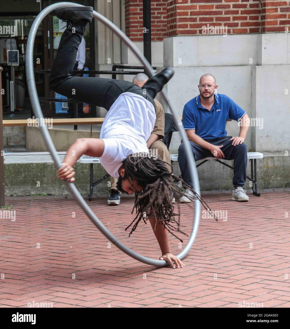 London UK 31 July 2021 im Rahmen des Kensington and Chelsea Festivals 2021 explosive Tricks und ...