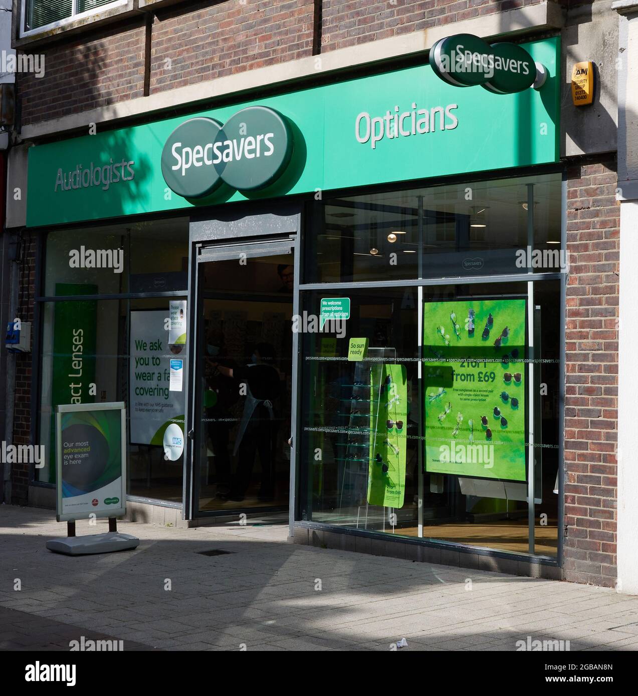 Logo specsavers -Fotos und -Bildmaterial in hoher Auflösung – Alamy