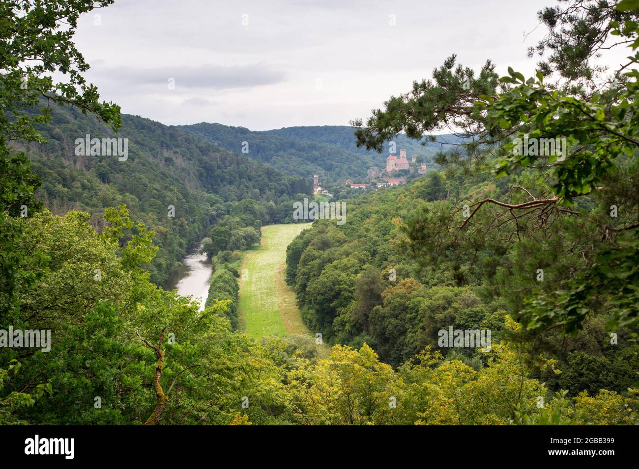 Nationalpark Thayatal - Schloss Hardegg und Fluss Thaya, Waldviertel ...