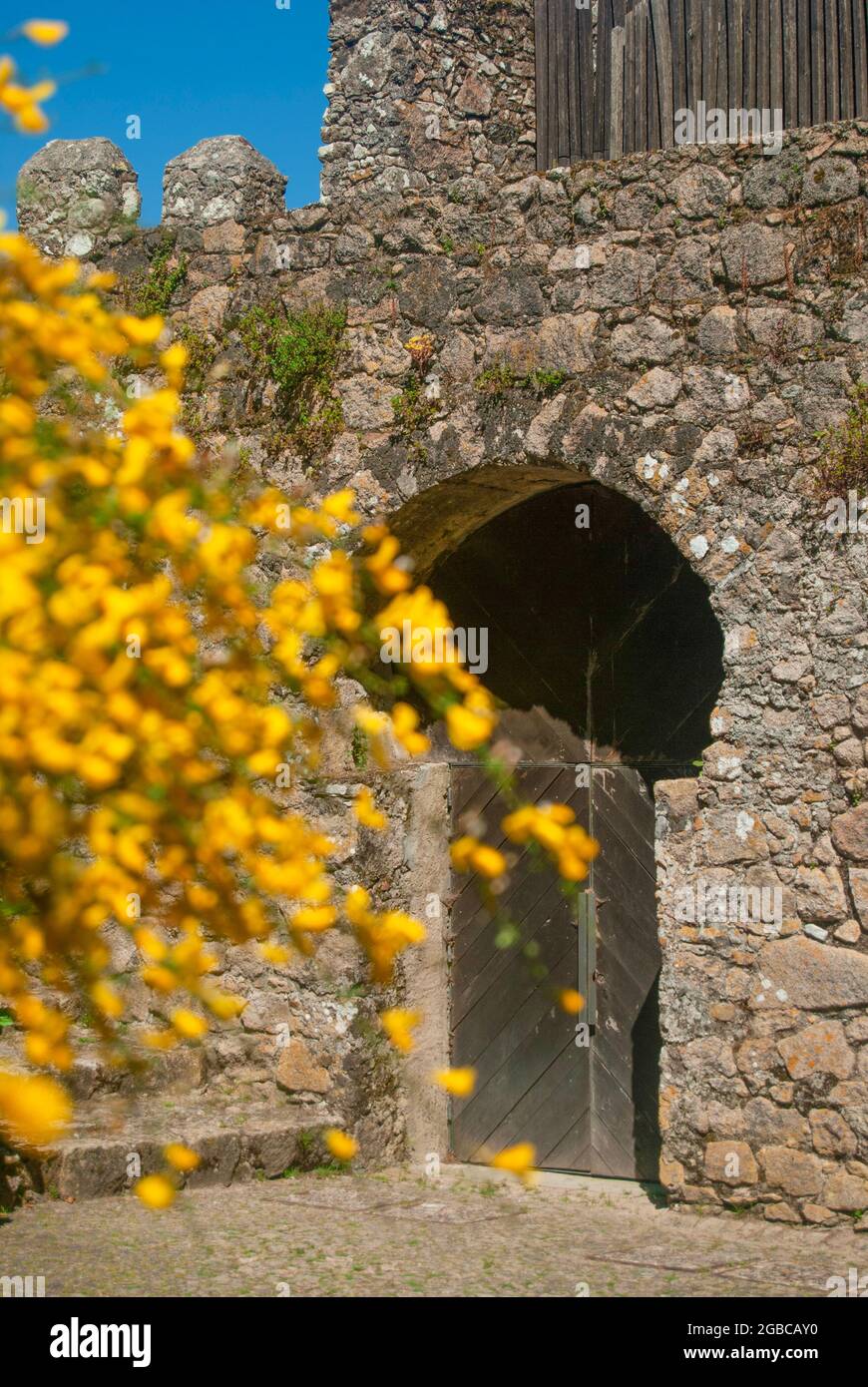Mauer der mittelalterlichen burg -Fotos und -Bildmaterial in hoher ...