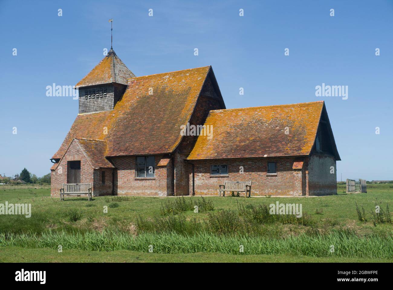 Kleine kentische kirche -Fotos und -Bildmaterial in hoher Auflösung – Alamy