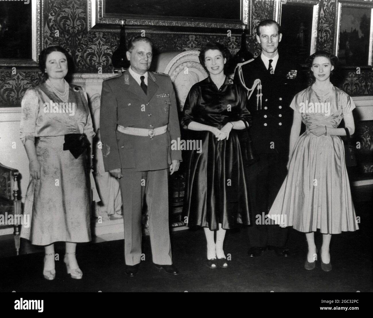 Queen and prince philip 1953 -Fotos und -Bildmaterial in hoher ...