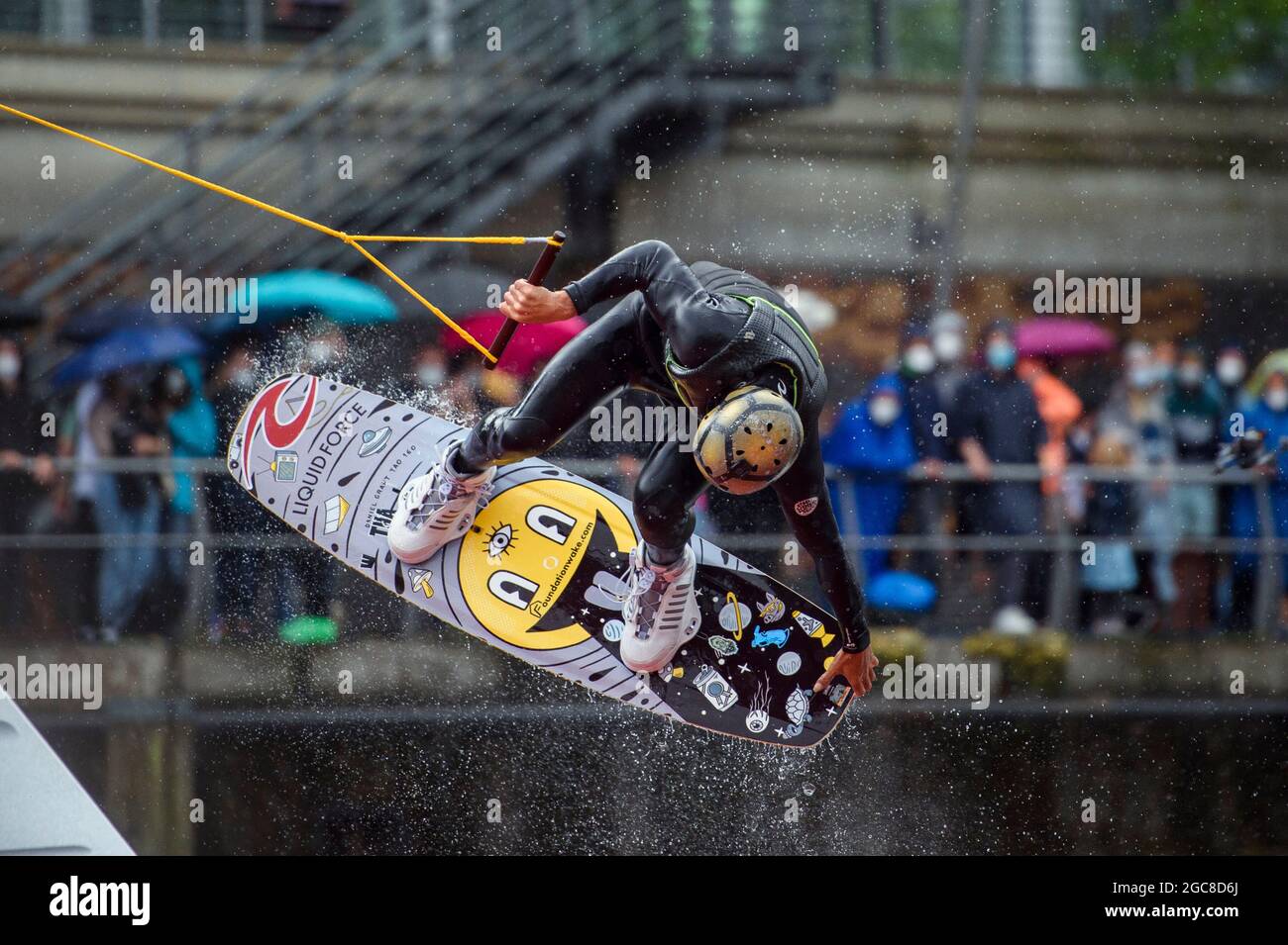 Hamburg, Deutschland. August 2021. Wakeboarder Daniel Grant springt bei ...