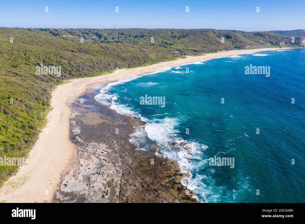 Luftaufnahme des Dudley Beach in Newcastle NSW Australien. Entlang der ...