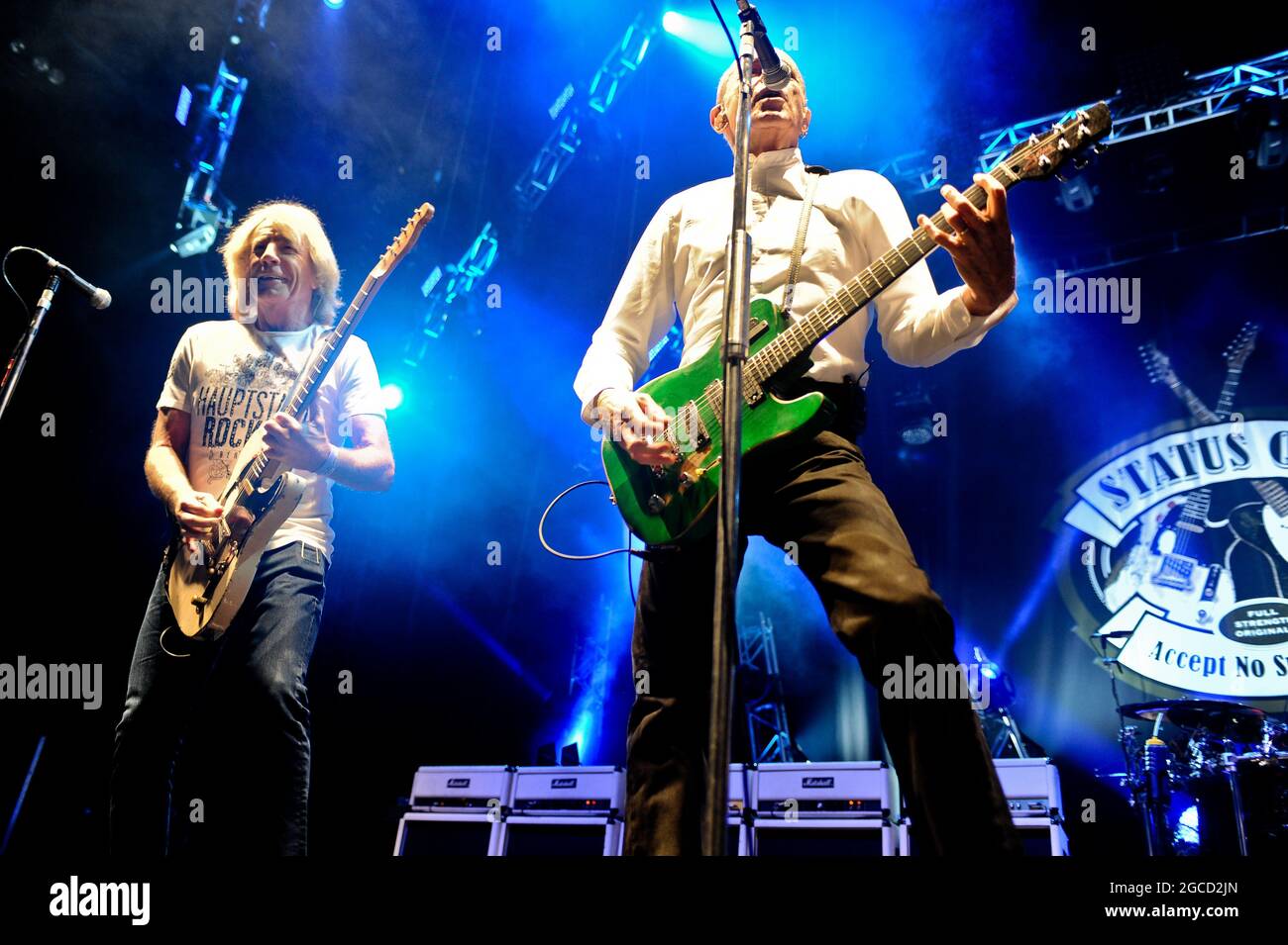 Status quo uk rock group -Fotos und -Bildmaterial in hoher Auflösung ...