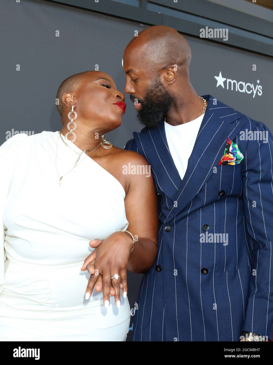 Marina Del Rey, CA. August 2021. Aisha Hinds, Verlobte Silky Valente ...