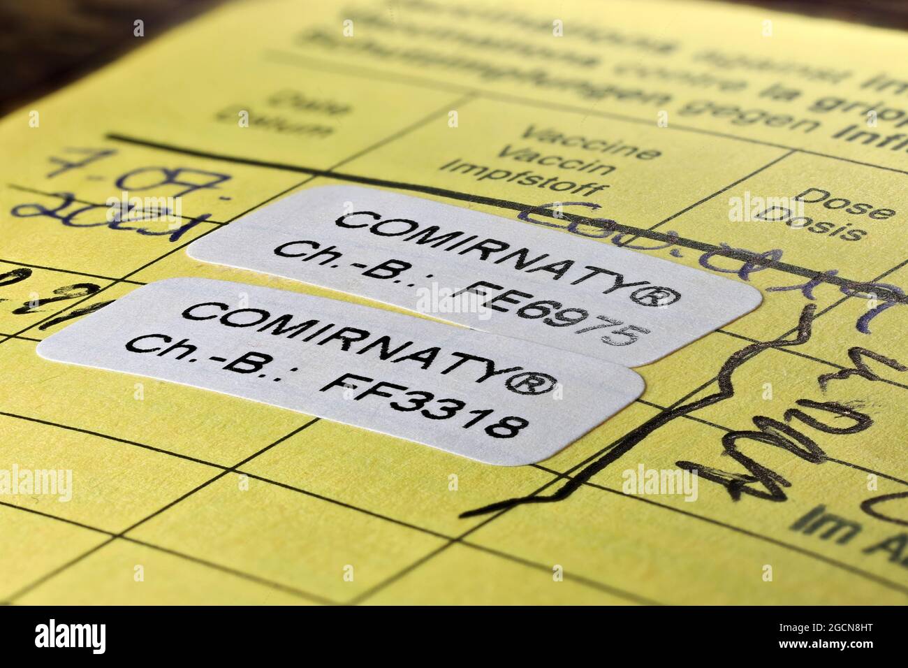 Comirnaty sticker -Fotos und -Bildmaterial in hoher Auflösung – Alamy