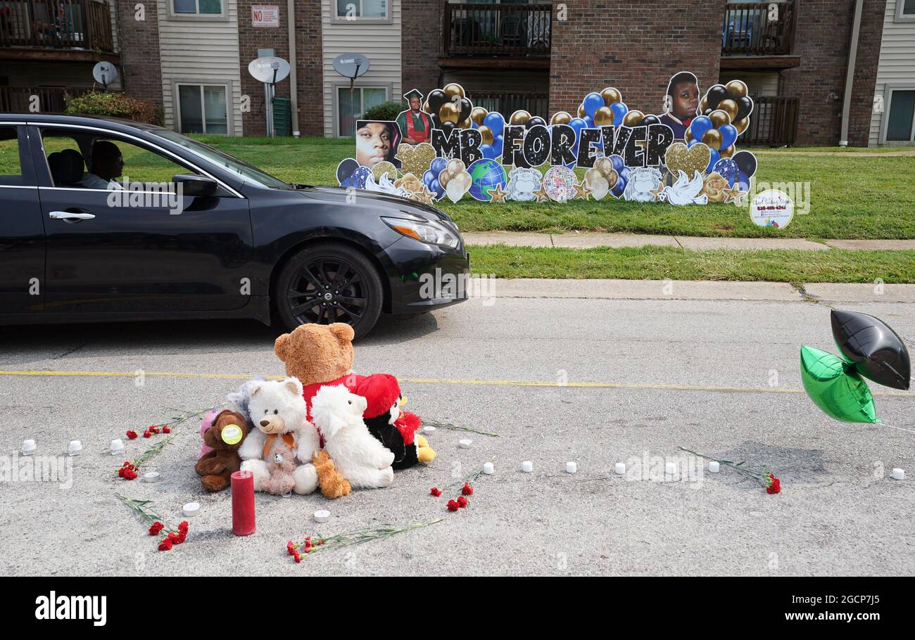 Ferguson, Usa. August 2021. Ein Auto fährt am Montag, dem 9. August ...