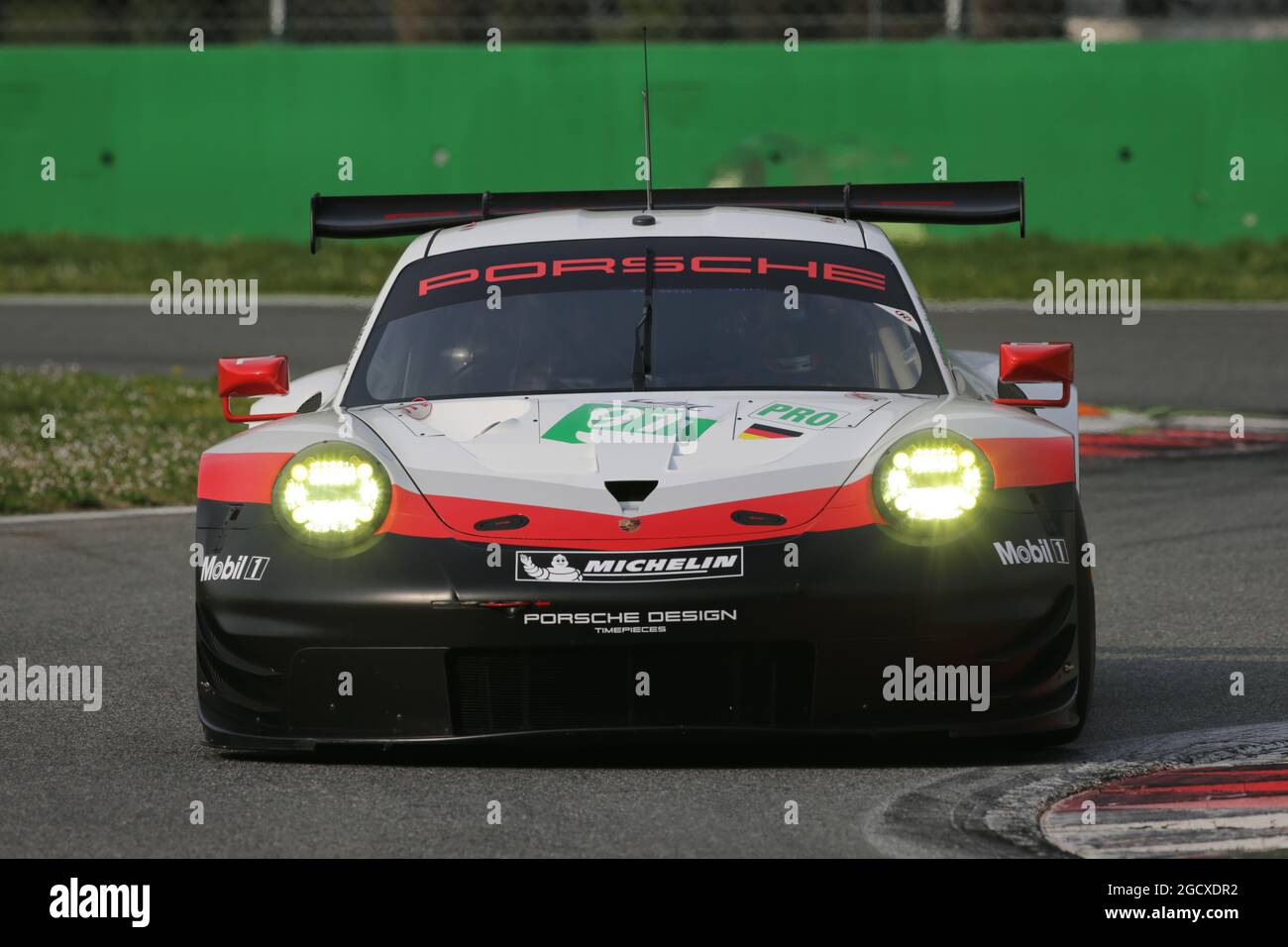 Richard Lietz (AUT) / Frederic Makowiecki (FRA) #91 Porsche GT Team ...
