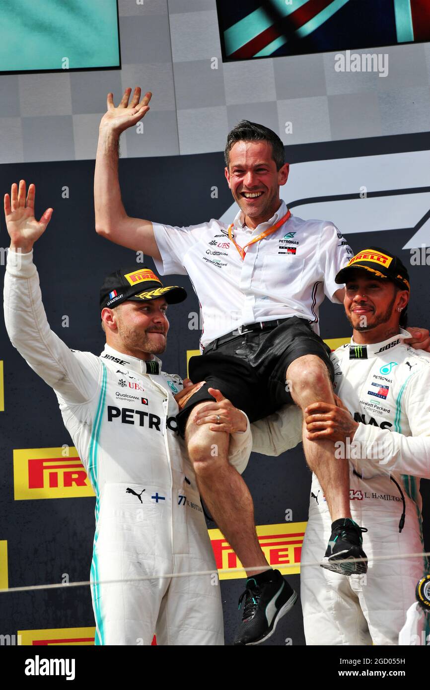 Mercedes amg f1 feiert nathan divey -Fotos und -Bildmaterial in hoher ...