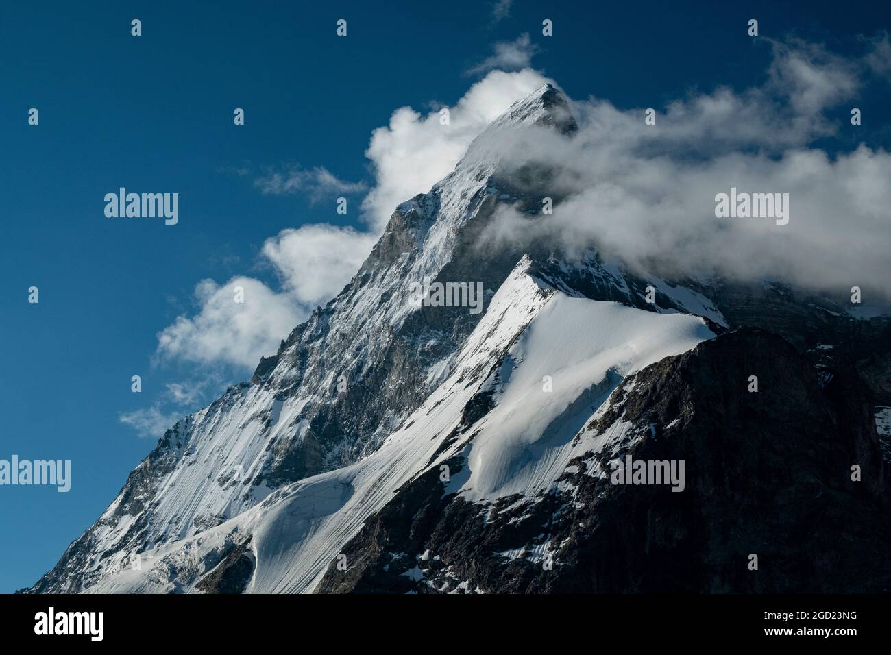 Walliser alpen -Fotos und -Bildmaterial in hoher Auflösung – Alamy