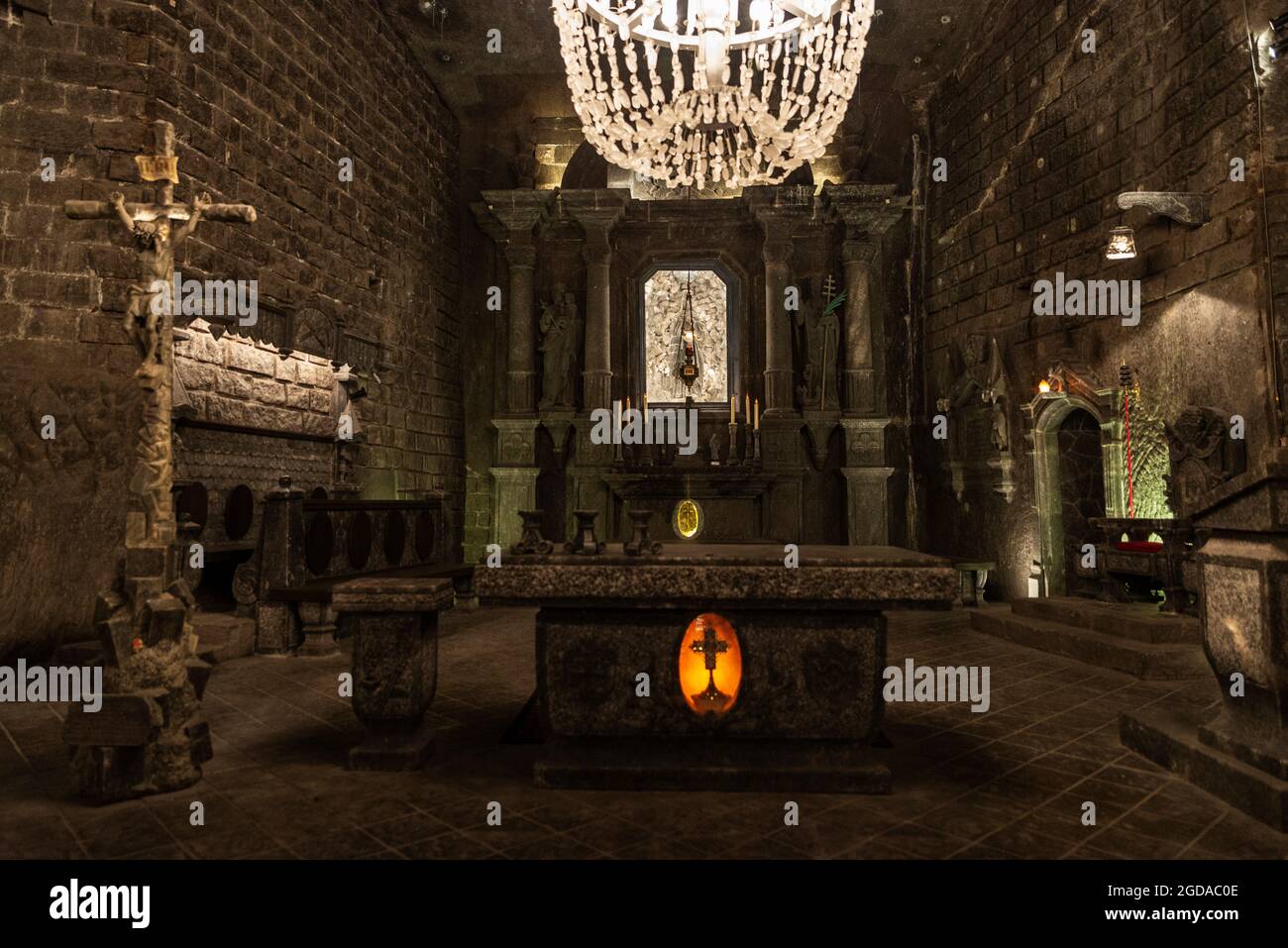 Altar der St. Kinga-Kapelle im Salzbergwerk Wieliczka, Krakau, Polen ...