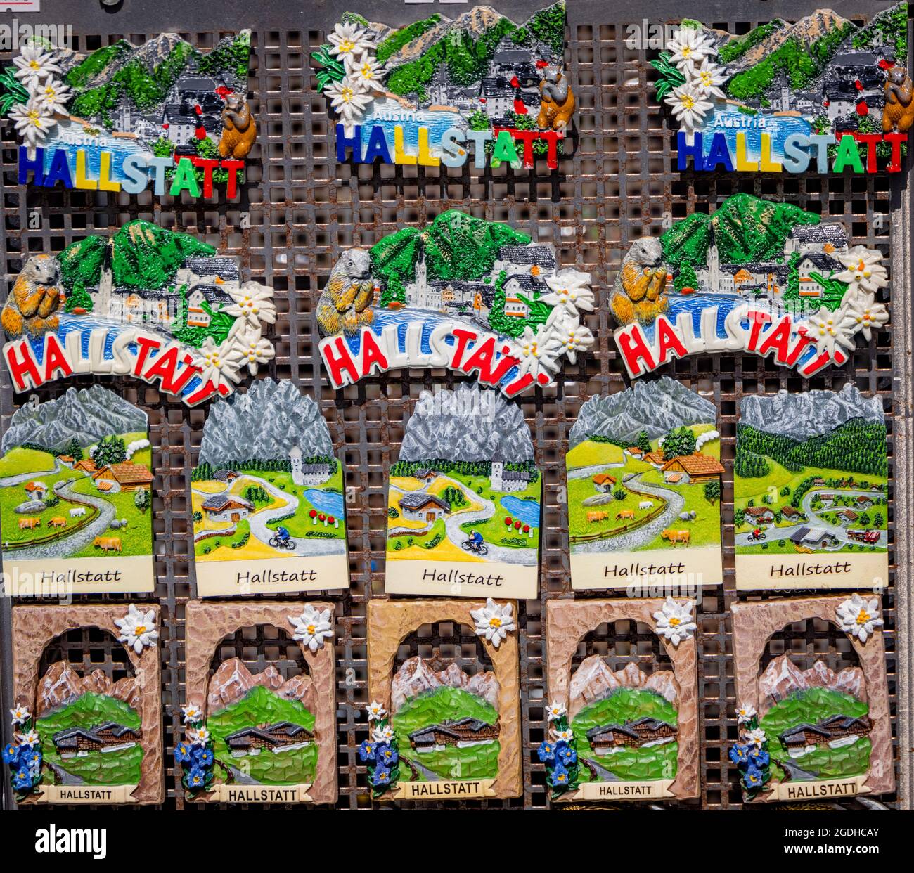 Magnete und Souvenirs aus Hallstatt - HALLSTATT, ÖSTERREICH, EUROPA ...