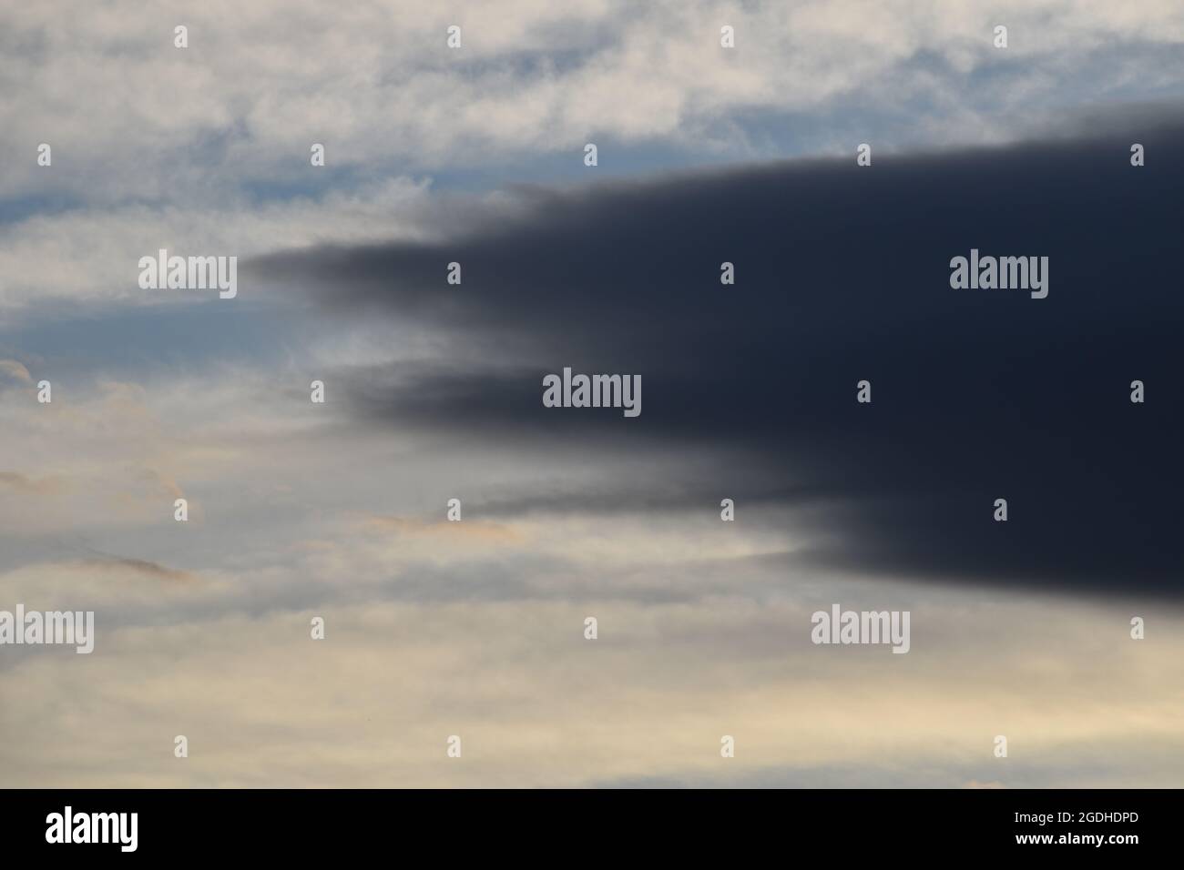 Ungewöhnliche wolken -Fotos und -Bildmaterial in hoher Auflösung ...