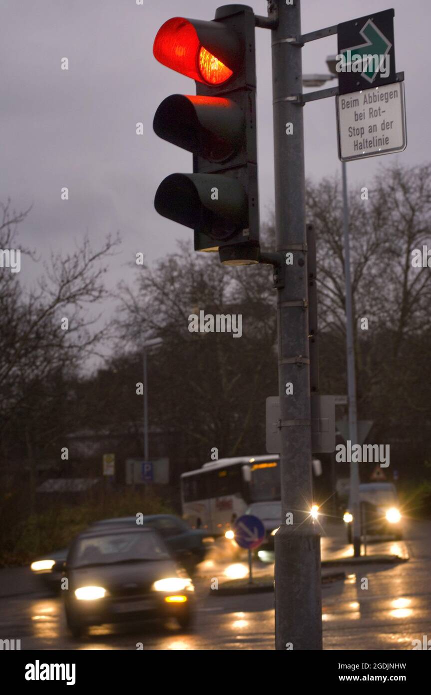 Ampel pfeil -Fotos und -Bildmaterial in hoher Auflösung – Alamy