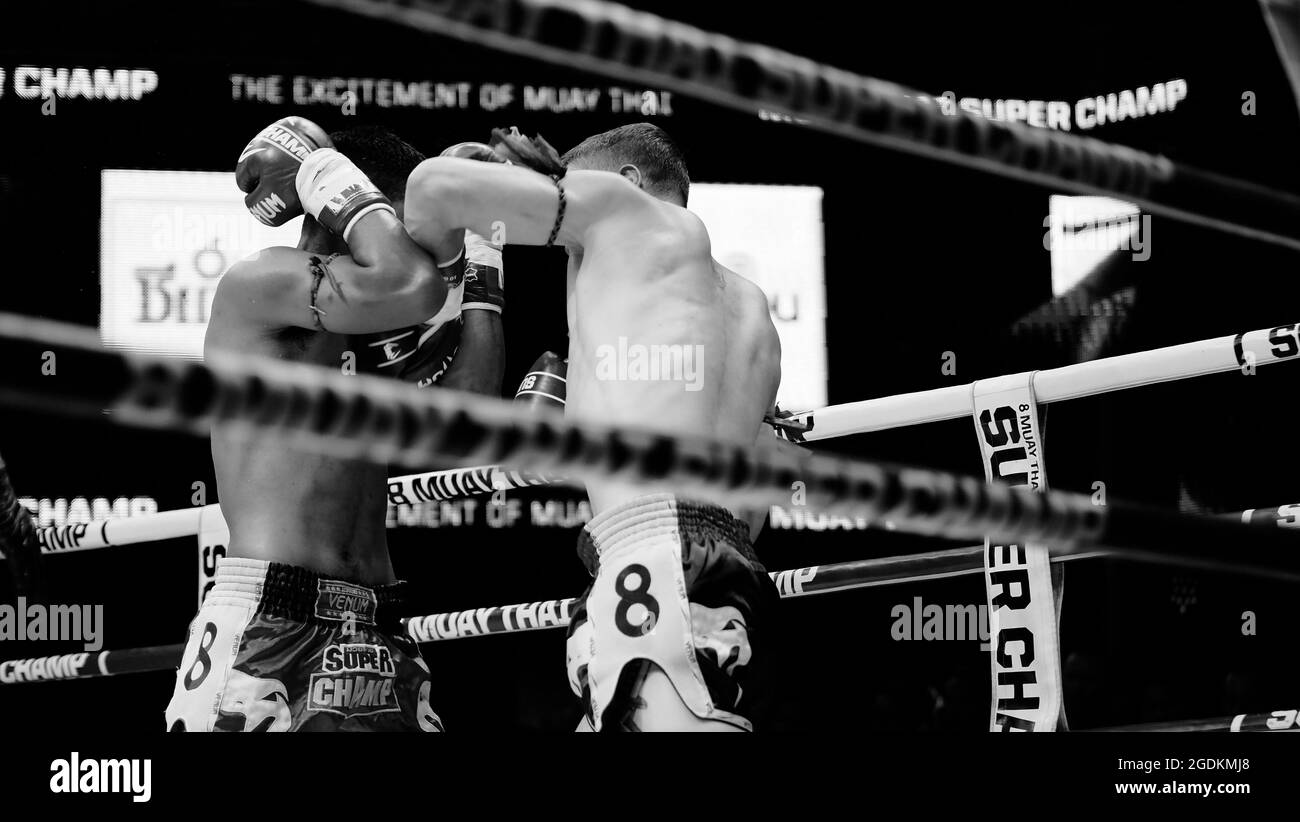 Muay thai fighter bangkok Schwarzweiß-Stockfotos und -bilder - Alamy