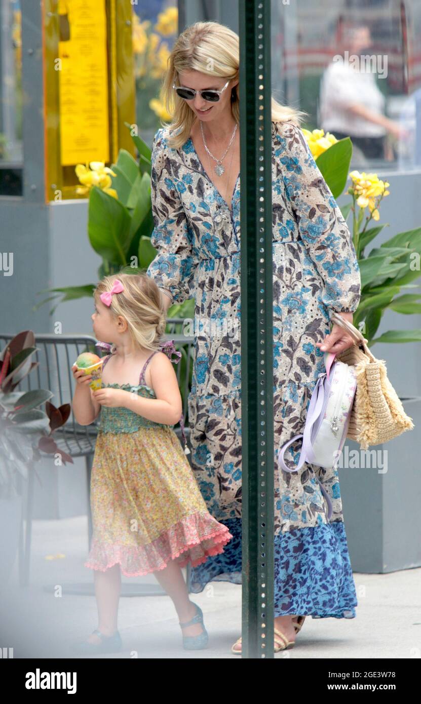 New York - NY - 20210729 Nicky Hilton Rothschild und Tochter Lily-Grace ...