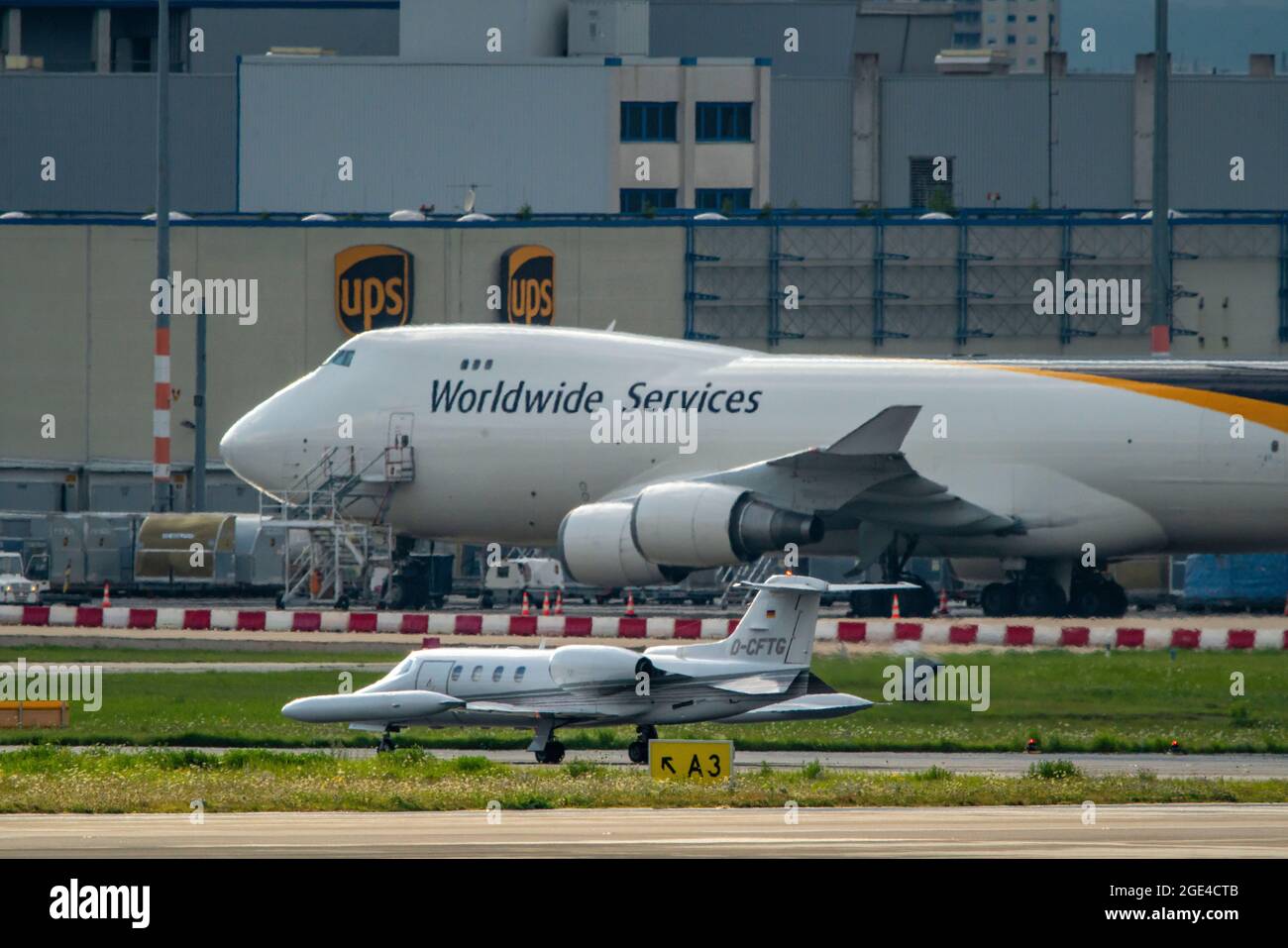 Jet learjet -Fotos und -Bildmaterial in hoher Auflösung – Alamy