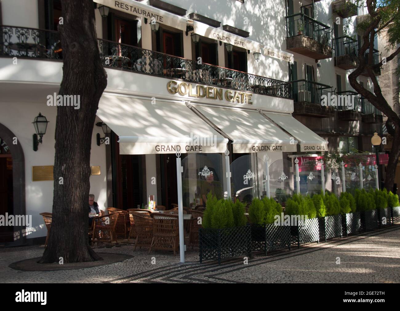 Golden gate cafe funchal -Fotos und -Bildmaterial in hoher Auflösung ...