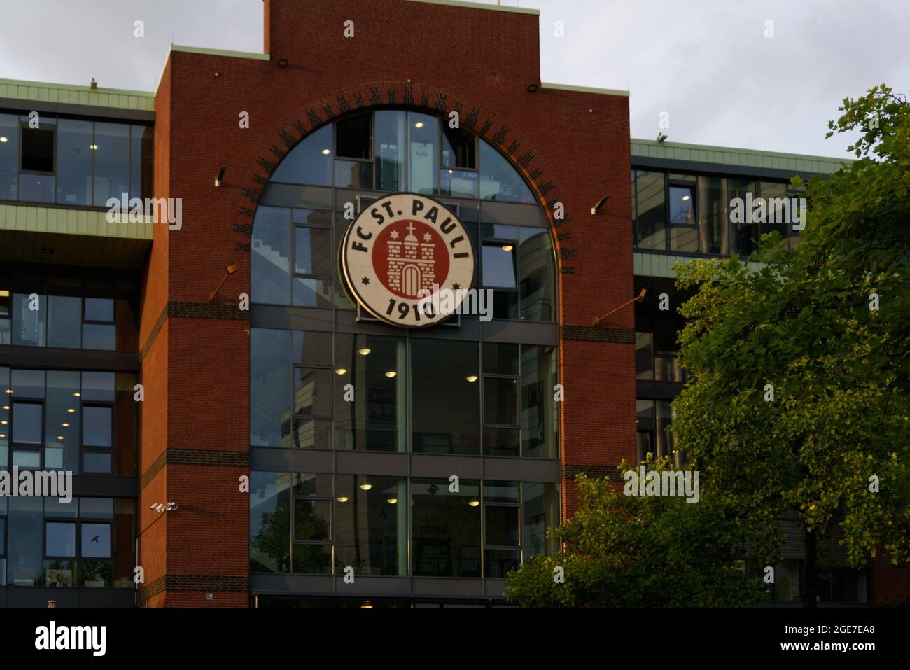 Millerntor stadion foto -Fotos und -Bildmaterial in hoher Auflösung – Alamy