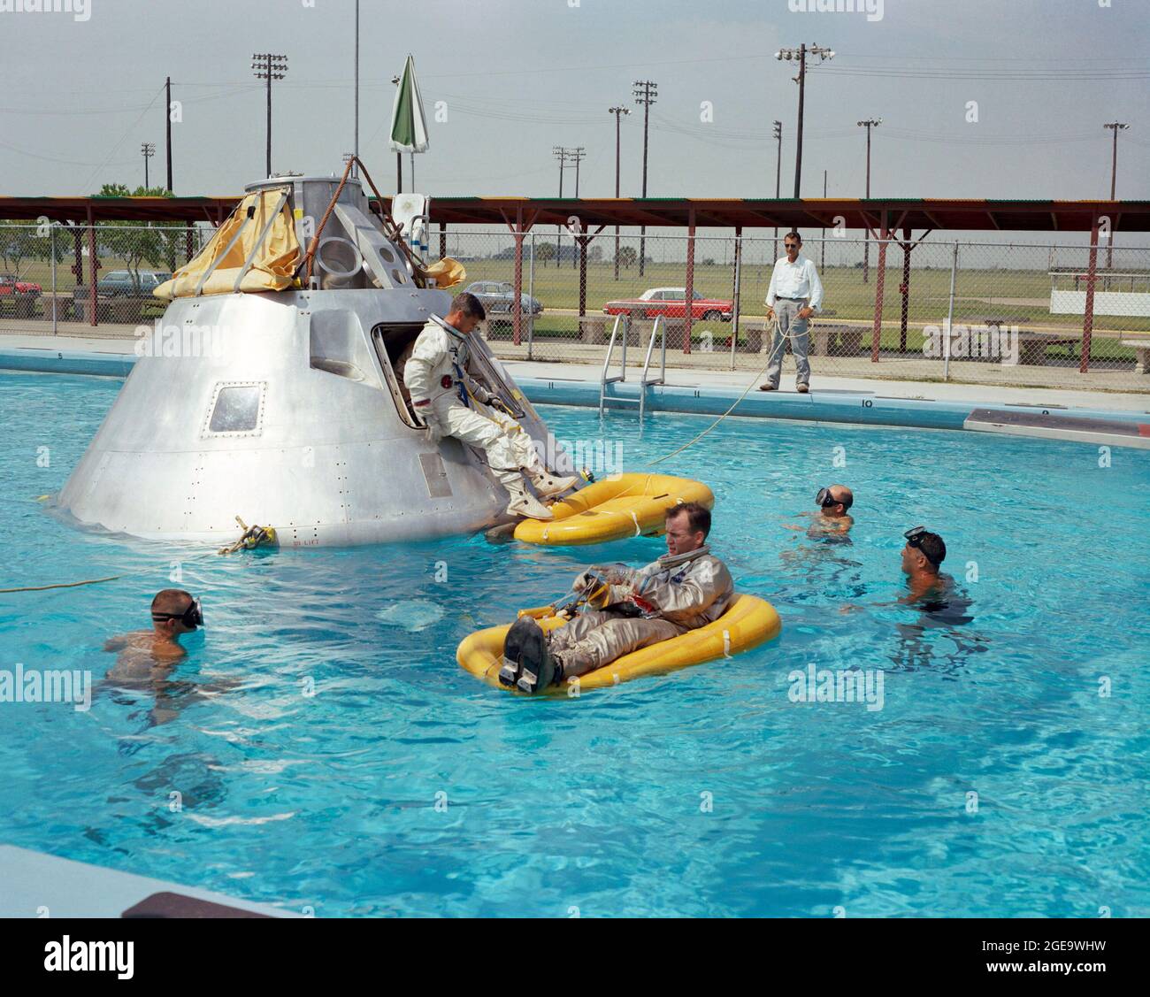 Astronaut roger b chaffee -Fotos und -Bildmaterial in hoher Auflösung ...