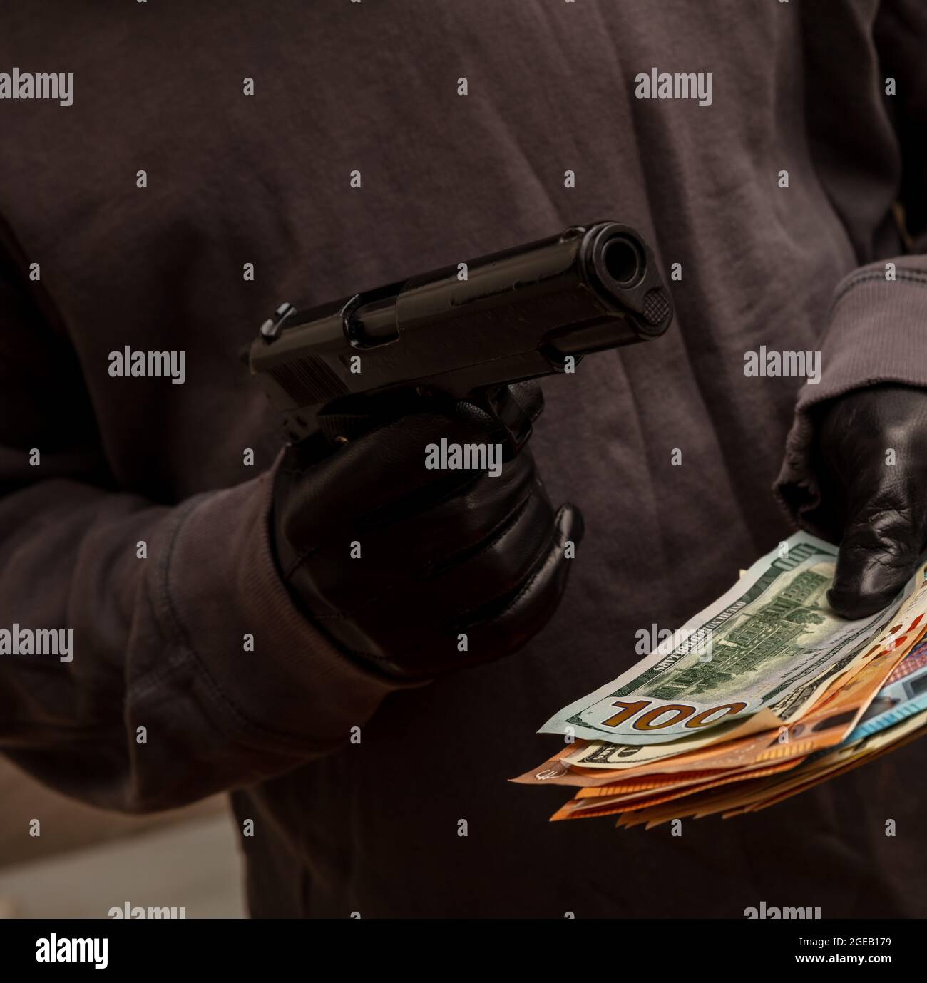 Mit der waffe zielen -Fotos und -Bildmaterial in hoher Auflösung – Alamy