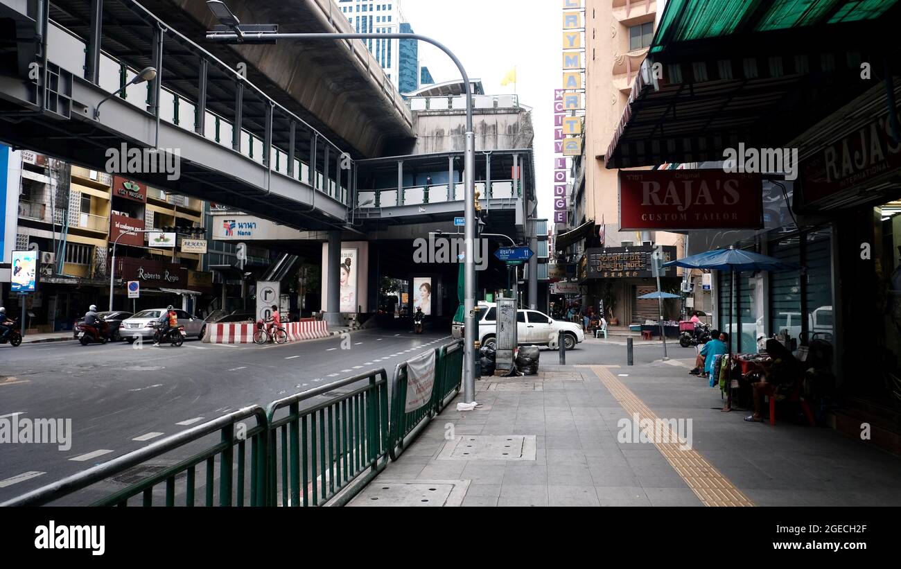 Bts skytrain nana station -Fotos und -Bildmaterial in hoher Auflösung ...