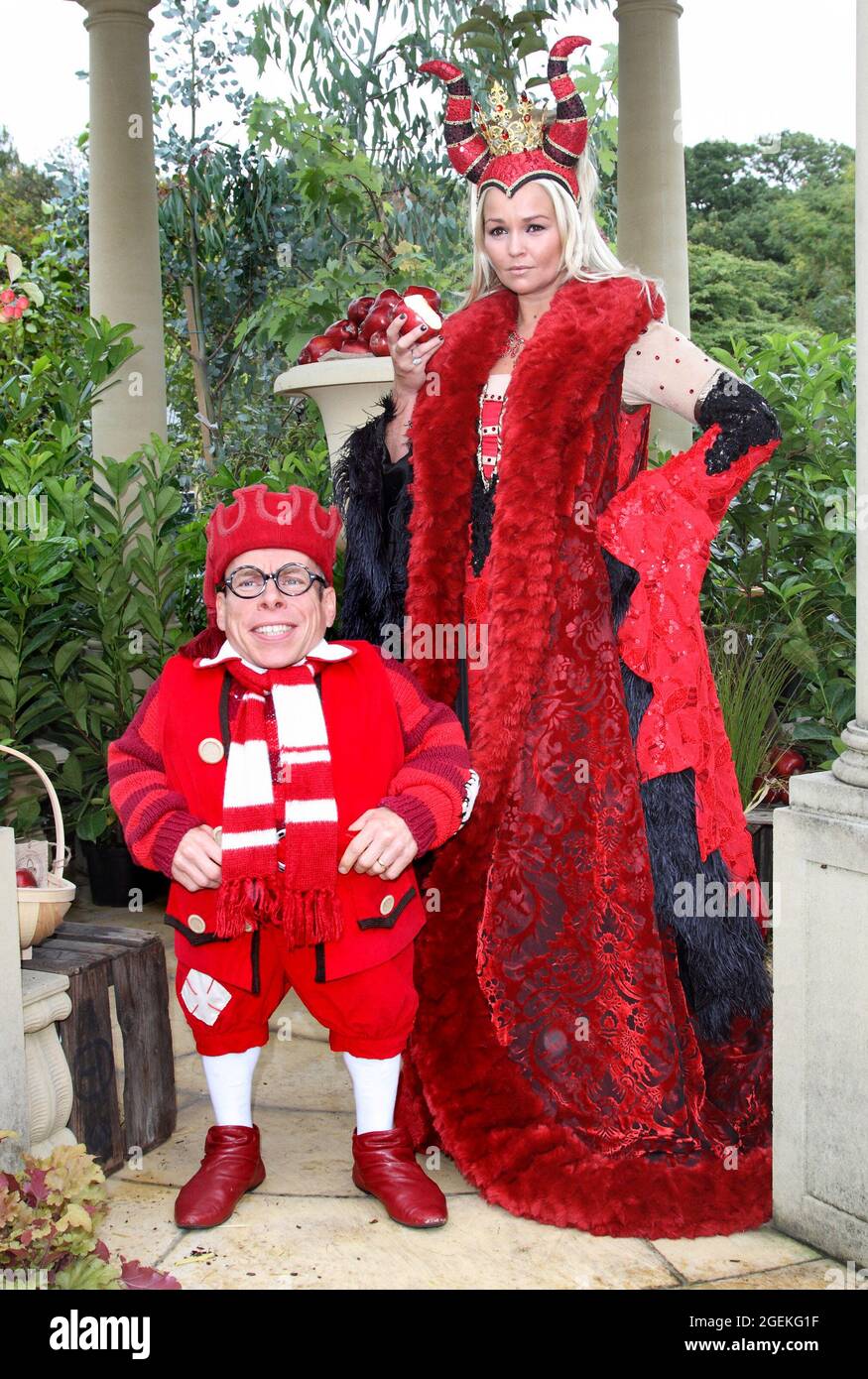 Milton Keynes. UK. Milton Keynes Theatre Pantomime Photocall im Frosts ...