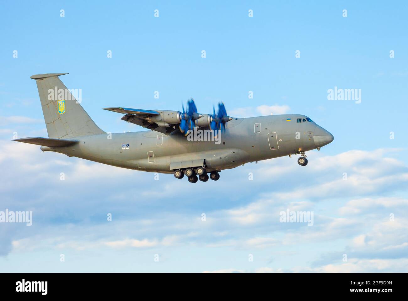 Ukraine, Kiew - 18. August 2021: Antonov AN-70 Militärflugzeug. Große ...