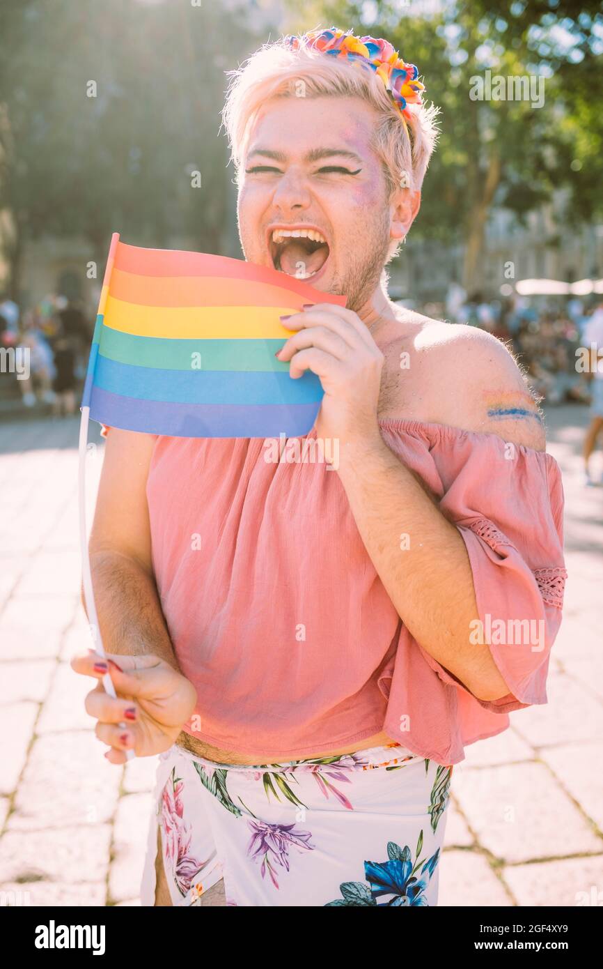 Gay man -Fotos und -Bildmaterial in hoher Auflösung – Alamy