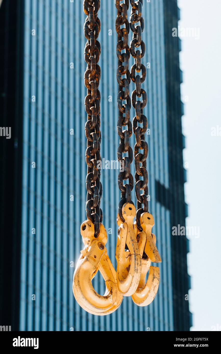 Ketten mit haken -Fotos und -Bildmaterial in hoher Auflösung – Alamy