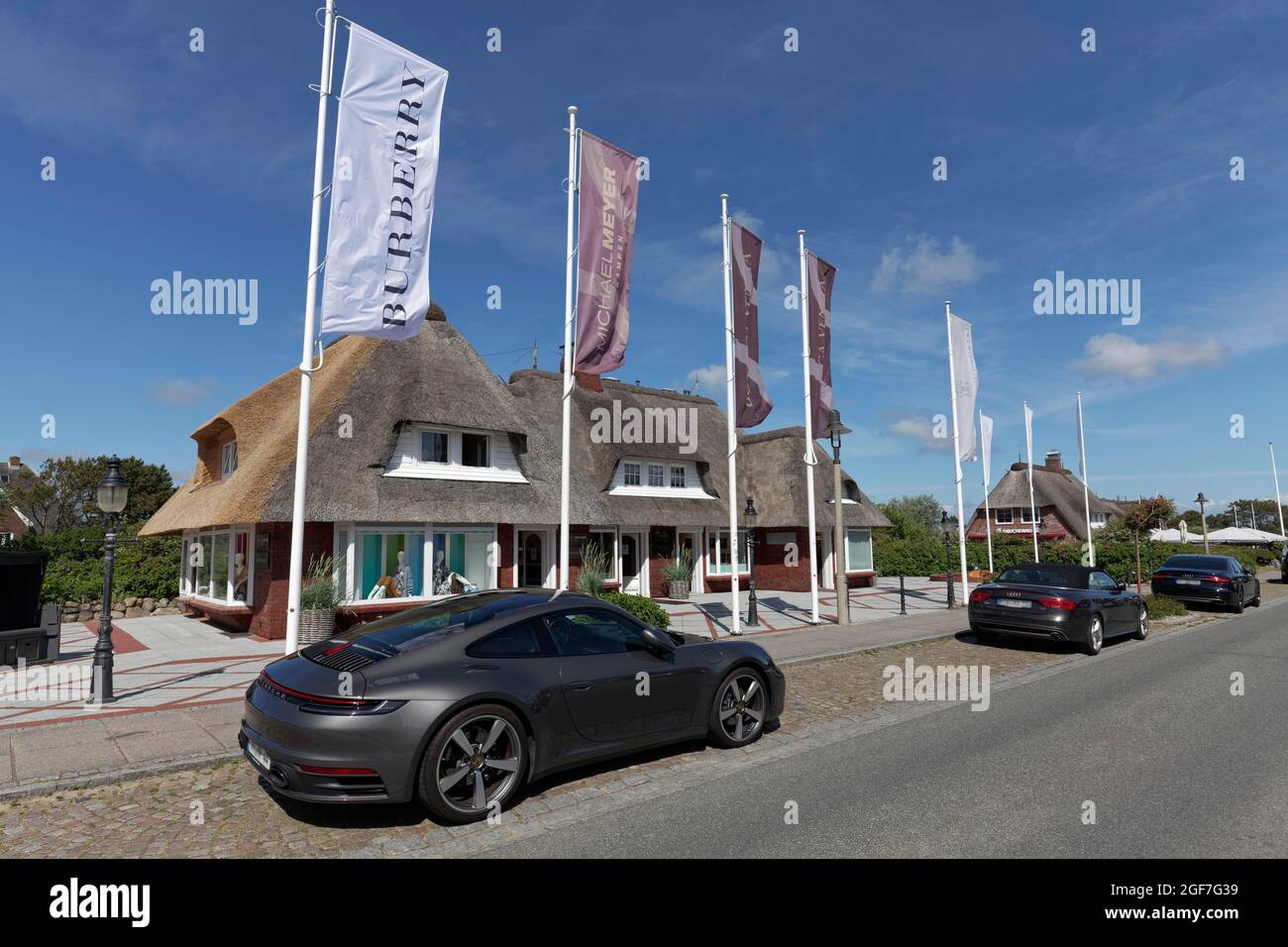 Luxus shopping -Fotos und -Bildmaterial in hoher Auflösung – Alamy
