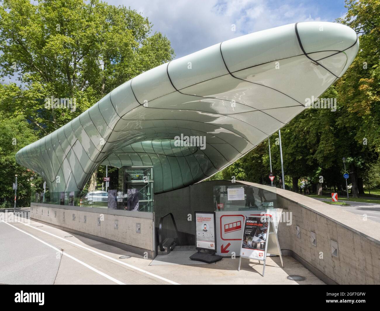 Hungerburgbahn Talstation, Architektin Zaha Hadid, Kongressstation ...