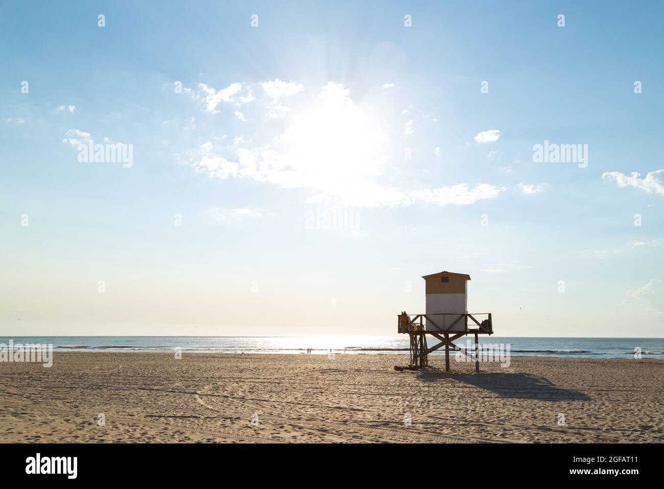 Strahlende sonne am strand -Fotos und -Bildmaterial in hoher Auflösung ...