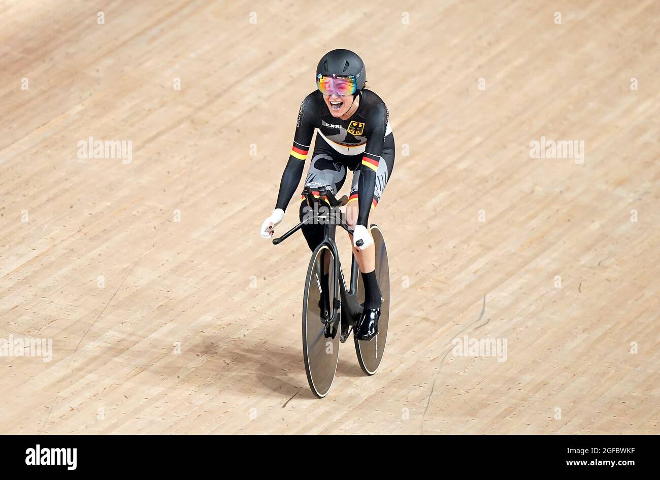 Die deutsche Denise Schindler feiert beim Track Cycling auf dem Izu ...