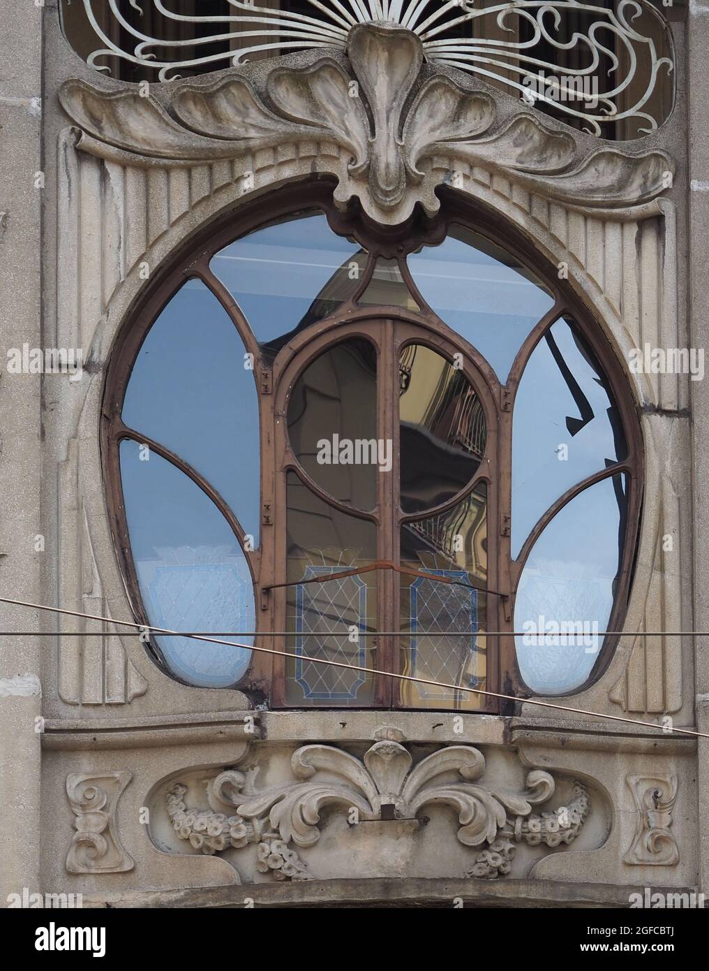Jugendstil fenster -Fotos und -Bildmaterial in hoher Auflösung – Alamy