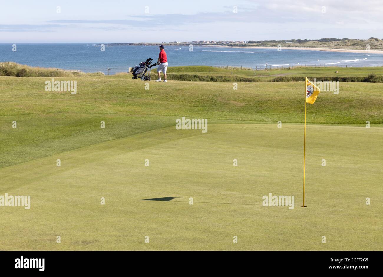 Seahouses golfplatz direkt am meer -Fotos und -Bildmaterial in hoher ...