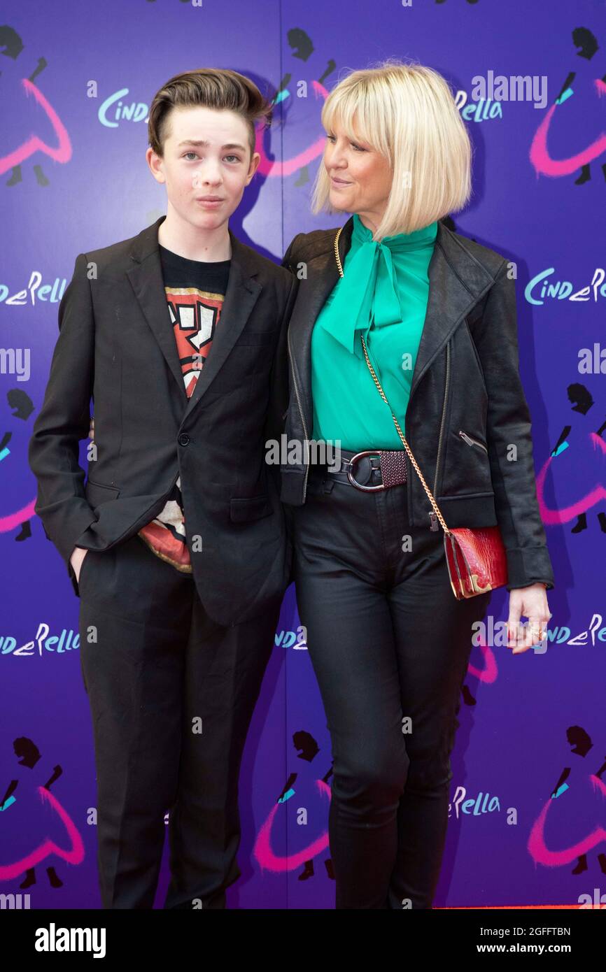 Francis Jonathan Beesley und Ashley Jensen kommen zur Weltpremiere von ...