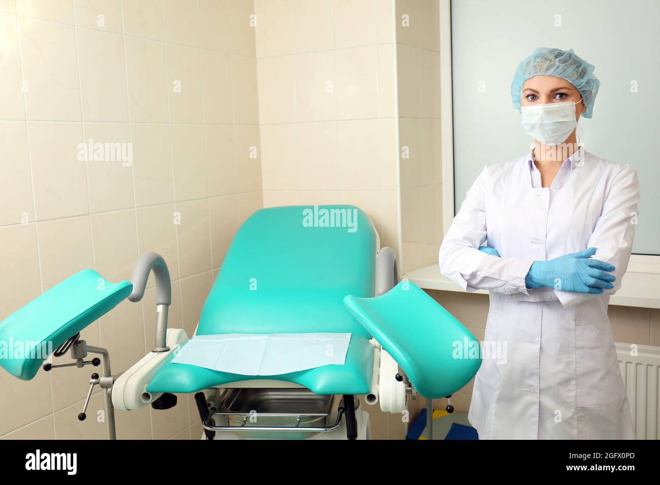 Patientin frauenarzt untersuchungsstuhl -Fotos und -Bildmaterial in ...