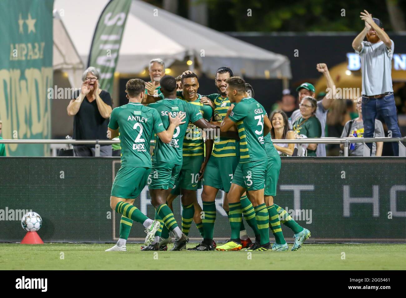 Tor in der zweiten halbzeit -Fotos und -Bildmaterial in hoher Auflösung ...