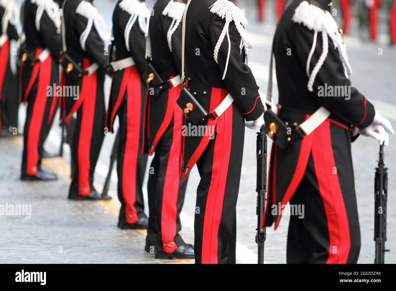 Carabinieri Parade Uniform Stockfotos und -bilder Kaufen - Alamy