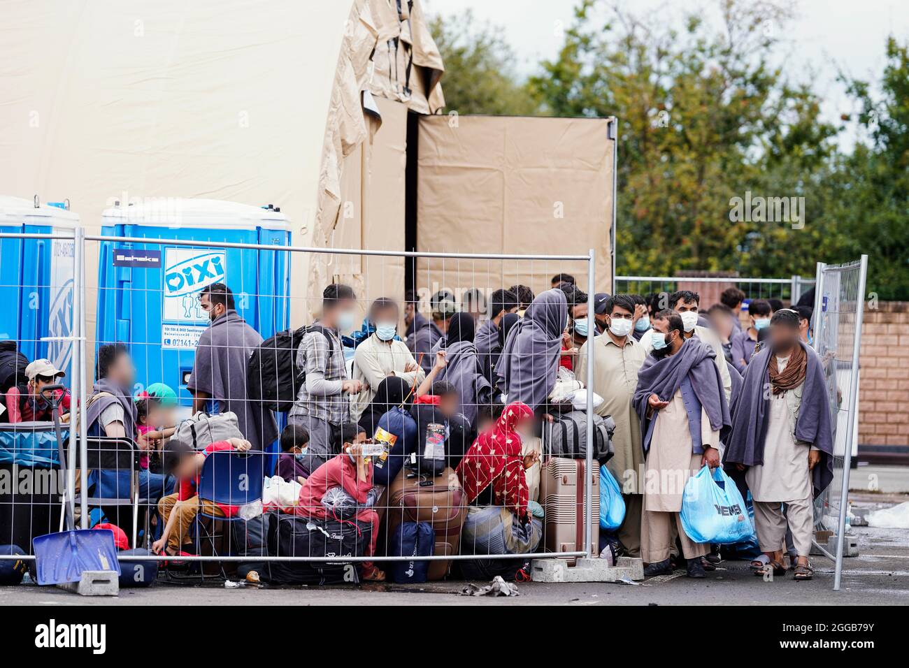 Ramstein Miesenbach, Deutschland. August 2021. Menschen, die aus ...
