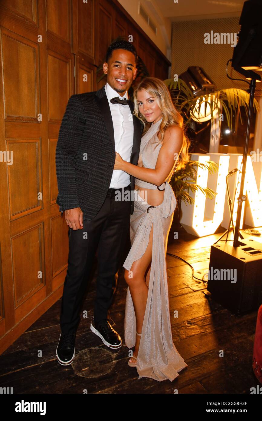 Berlin, Deutschland. September 2021. Dennis Aogo und Frau Ina Aogo ...