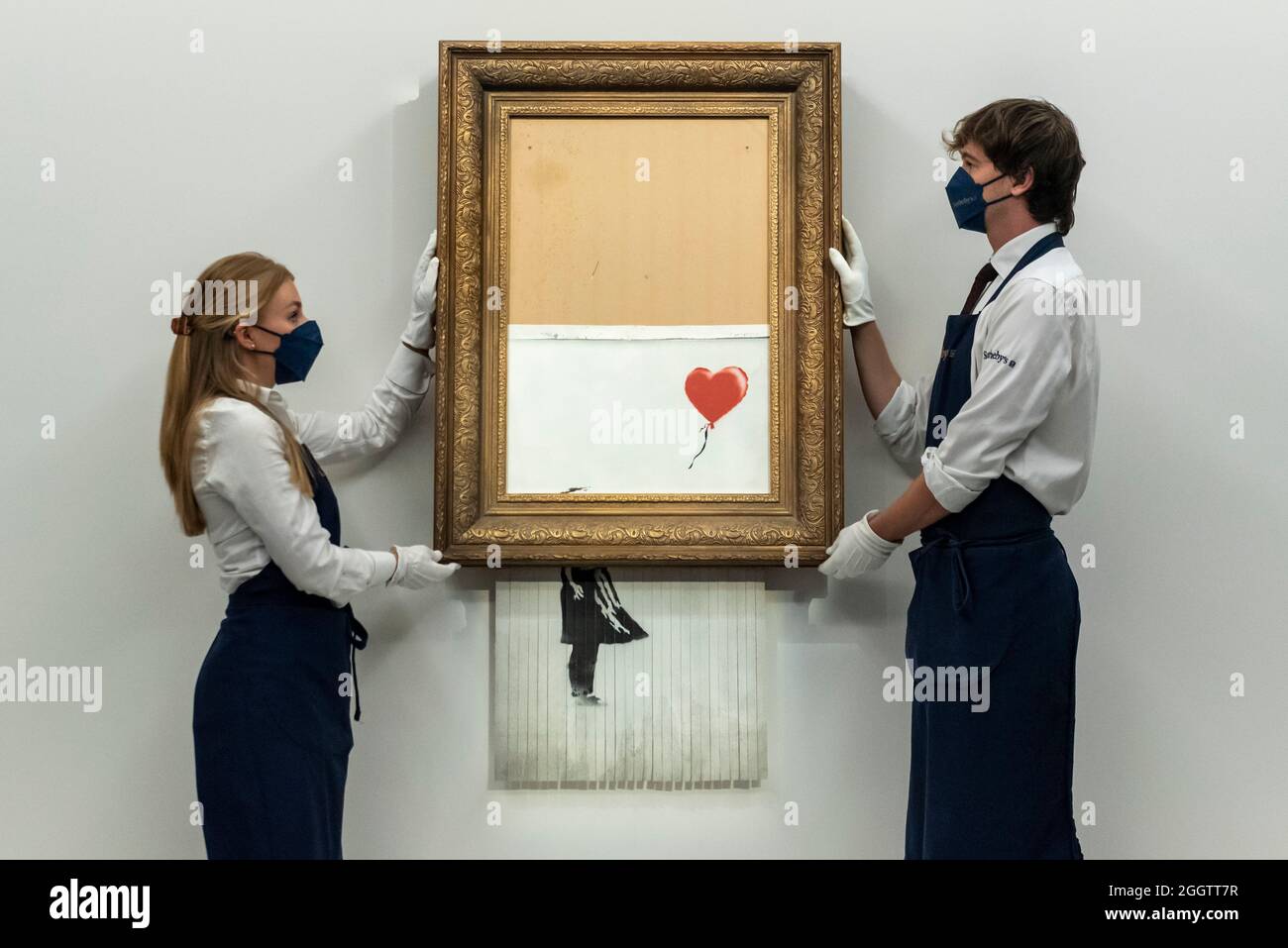 Love is in the bin -Fotos und -Bildmaterial in hoher Auflösung – Alamy