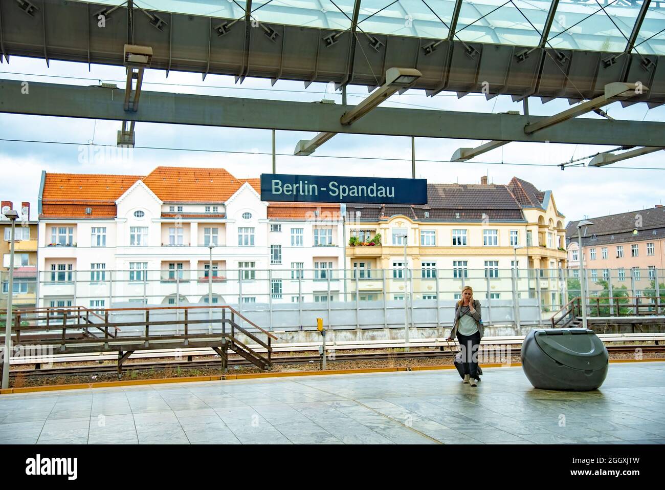 Berlin spandau bahnhof -Fotos und -Bildmaterial in hoher Auflösung – Alamy